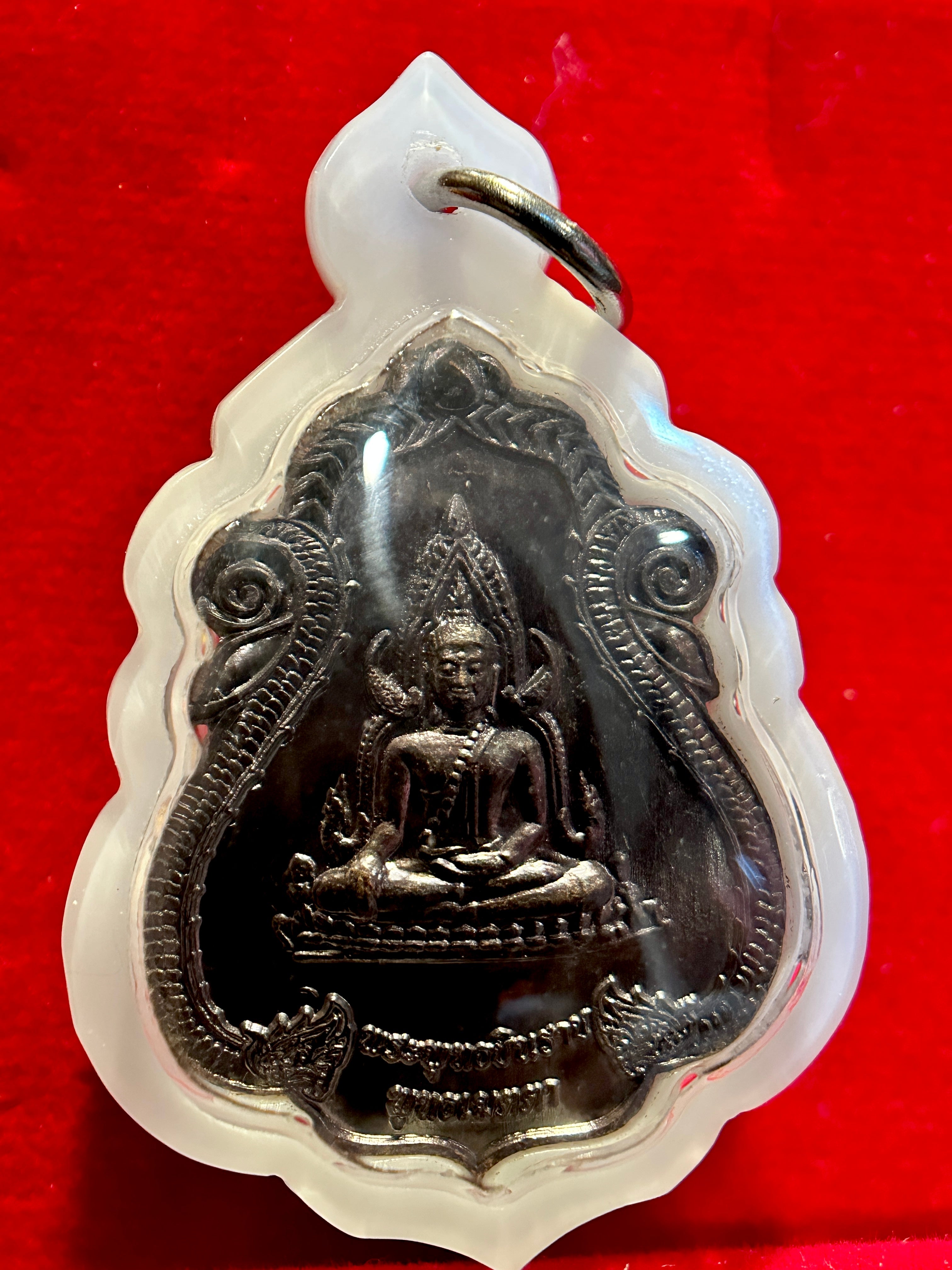 Sacred Buddha of Wat Tha Charoen – Blessed Thai Amulets